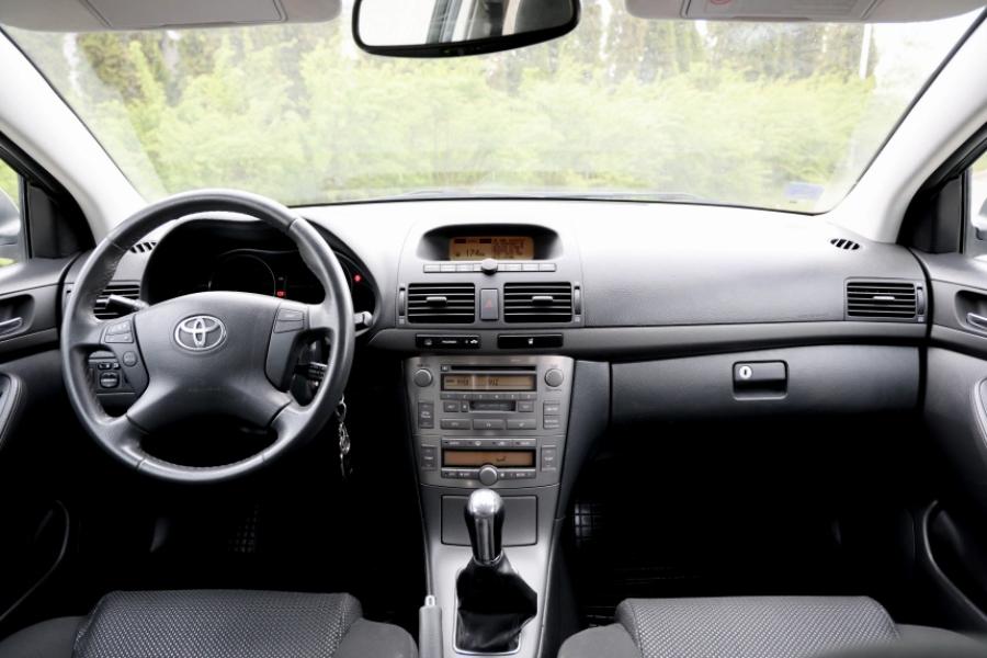Pelēks Toyota Avensis 2005 Rīga, ar dzinēja tilpumu 2.00 L un nobraukumu 389 tūkst. km par 1800 €, foto 18 vietnē AUTOMOTO.COM.LV