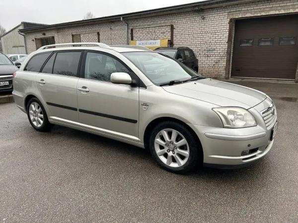 Pelēks Toyota Avensis 2005 Limbaži, ar dzinēja tilpumu 2.20 L un nobraukumu 341 tūkst. km par 1550 €, foto 3 vietnē AUTOMOTO.COM.LV