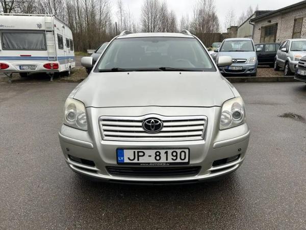 Серый Тойота Авенсис 2005 в Лимбажи, объемом двигателя 2.20 л и пробегом 341 тыс. км за 1550 €, фото 2 на AUTOMOTO.COM.LV