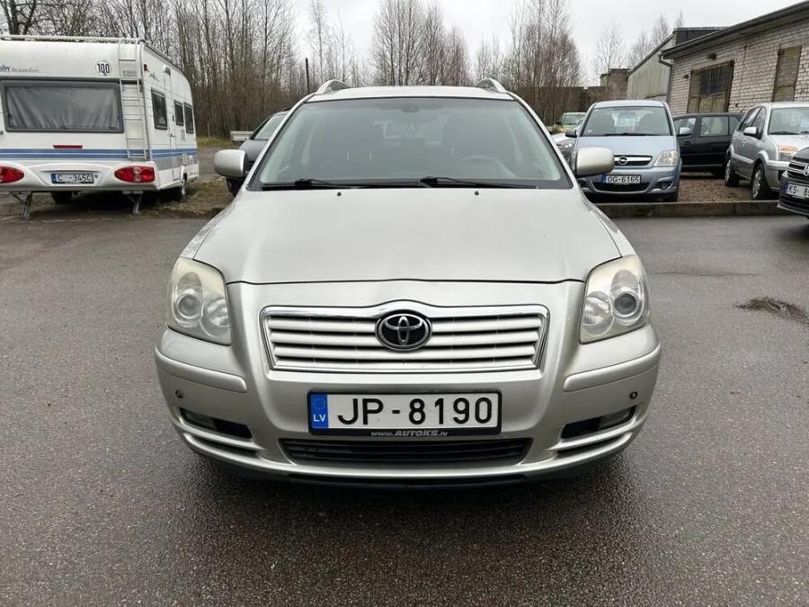 Серый Тойота Авенсис 2005 в Лимбажи, объемом двигателя 2.20 л и пробегом 341 тыс. км за 1550 €, фото 3 на AUTOMOTO.COM.LV