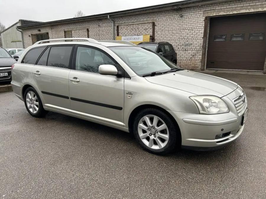 Серый Тойота Авенсис 2005 в Лимбажи, объемом двигателя 2.20 л и пробегом 341 тыс. км за 1550 €, фото 4 на AUTOMOTO.COM.LV