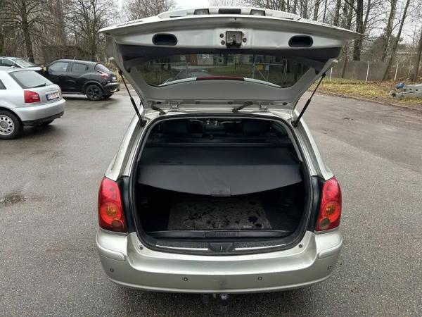 Серый Тойота Авенсис 2005 в Лимбажи, объемом двигателя 2.20 л и пробегом 341 тыс. км за 1550 €, фото 7 на AUTOMOTO.COM.LV