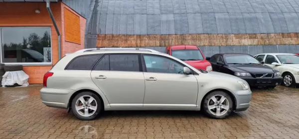 Grey Toyota Avensis 2005 in Valmiera, with an engine capacity of 2.00 L and mileage of 446 thousand km for 1150 €, photo 2 on AUTOMOTO.COM.LV