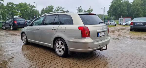 Grey Toyota Avensis 2005 in Valmiera, with an engine capacity of 2.00 L and mileage of 446 thousand km for 1150 €, photo 4 on AUTOMOTO.COM.LV