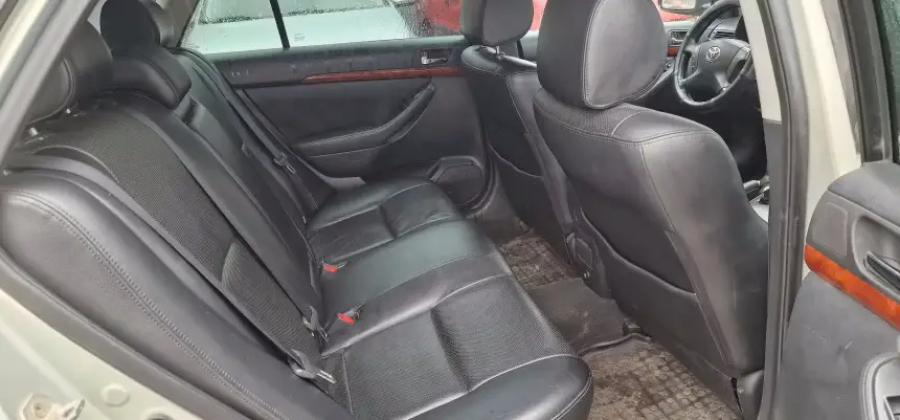 Grey Toyota Avensis 2005 in Valmiera, with an engine capacity of 2.00 L and mileage of 446 thousand km for 1150 €, photo 11 on AUTOMOTO.COM.LV