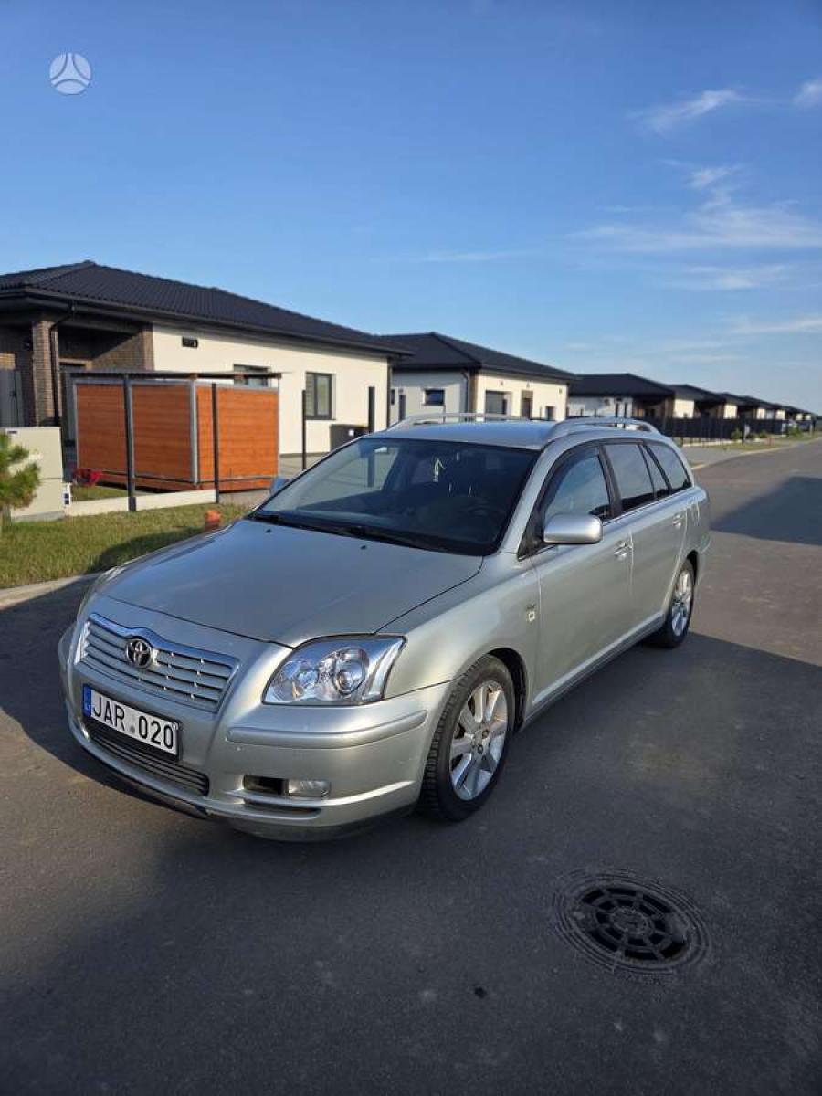 Серый Тойота Авенсис 2005 в Клайпеда, объемом двигателя 2.00 л и пробегом 318 тыс. км за 1550 €, фото 1 на AUTOMOTO.COM.LV