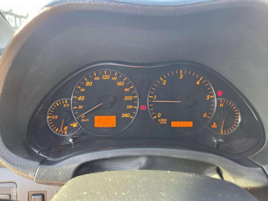 Серый Тойота Авенсис 2005 в Клайпеда, объемом двигателя 2.00 л и пробегом 318 тыс. км за 1550 €, фото 6 на AUTOMOTO.COM.LV