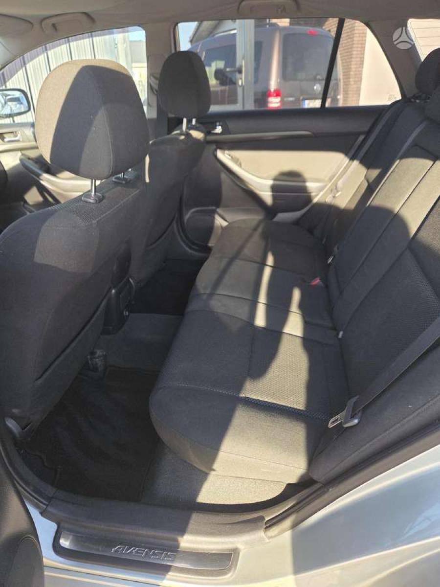 Серый Тойота Авенсис 2005 в Клайпеда, объемом двигателя 2.00 л и пробегом 318 тыс. км за 1550 €, фото 7 на AUTOMOTO.COM.LV