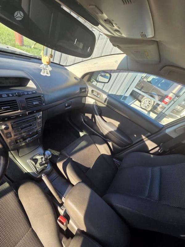Серый Тойота Авенсис 2005 в Клайпеда, объемом двигателя 2.00 л и пробегом 318 тыс. км за 1550 €, фото 9 на AUTOMOTO.COM.LV