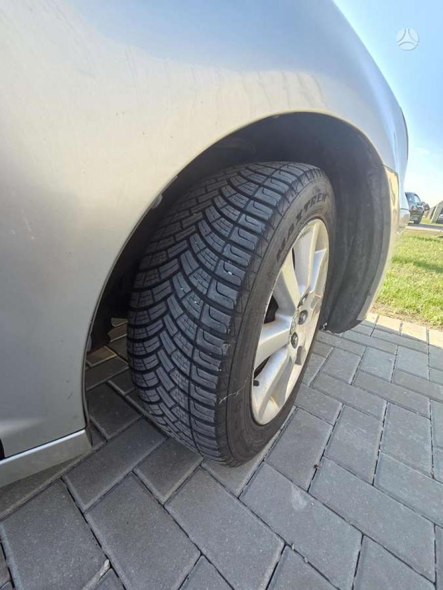 Серый Тойота Авенсис 2005 в Клайпеда, объемом двигателя 2.00 л и пробегом 318 тыс. км за 1550 €, фото 12 на AUTOMOTO.COM.LV