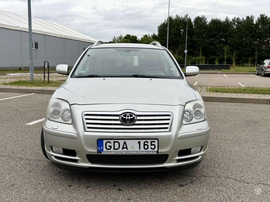 Pelēks Toyota Avensis 2005 Viļņa, ar dzinēja tilpumu 2.00 L un nobraukumu 351 tūkst. km par 1850 €, foto 4 vietnē AUTOMOTO.COM.LV