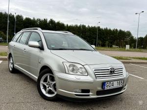 Pelēks Toyota Avensis 2005 Viļņa, ar dzinēja tilpumu 2.00 L un nobraukumu 351 tūkst. km par 1850 €, foto 5 vietnē AUTOMOTO.COM.LV