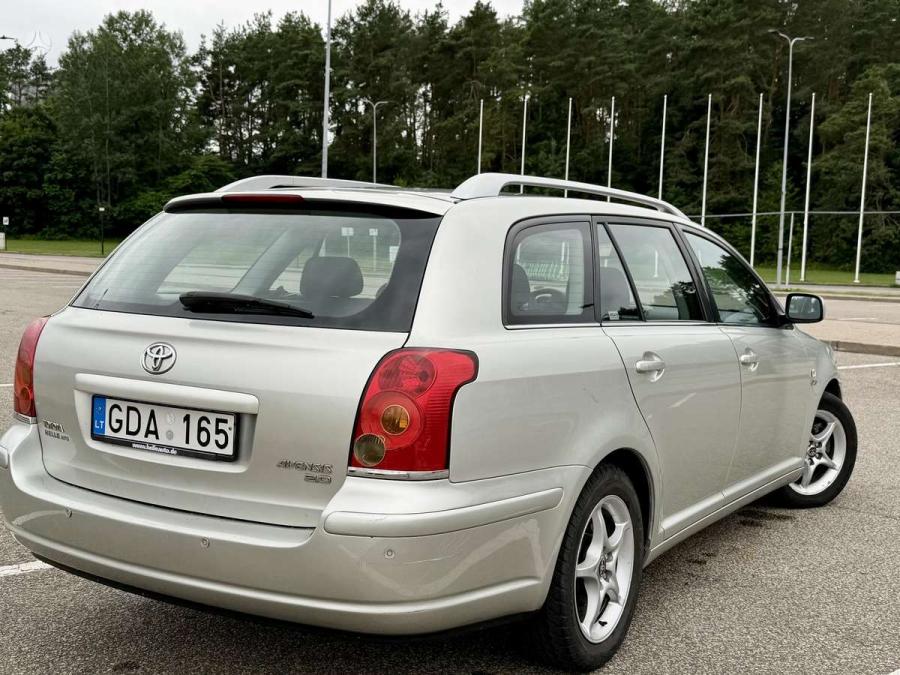 Pelēks Toyota Avensis 2005 Viļņa, ar dzinēja tilpumu 2.00 L un nobraukumu 351 tūkst. km par 1850 €, foto 10 vietnē AUTOMOTO.COM.LV