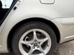 Pelēks Toyota Avensis 2005 Viļņa, ar dzinēja tilpumu 2.00 L un nobraukumu 351 tūkst. km par 1850 €, foto 15 vietnē AUTOMOTO.COM.LV