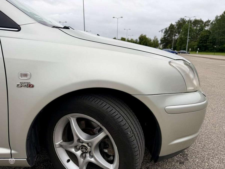 Pelēks Toyota Avensis 2005 Viļņa, ar dzinēja tilpumu 2.00 L un nobraukumu 351 tūkst. km par 1850 €, foto 18 vietnē AUTOMOTO.COM.LV