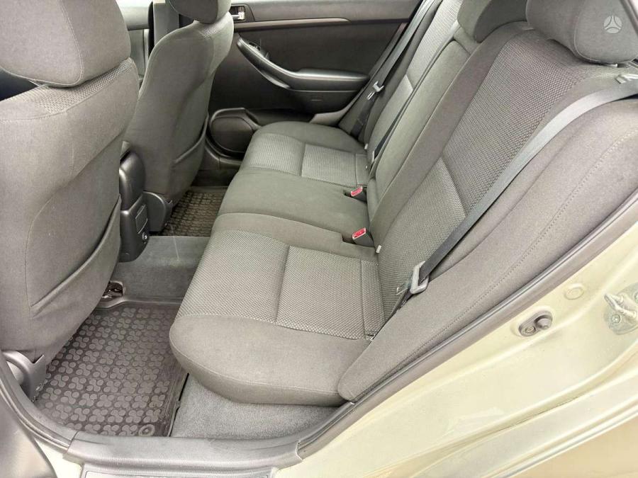 Pelēks Toyota Avensis 2005 Viļņa, ar dzinēja tilpumu 2.00 L un nobraukumu 351 tūkst. km par 1850 €, foto 19 vietnē AUTOMOTO.COM.LV