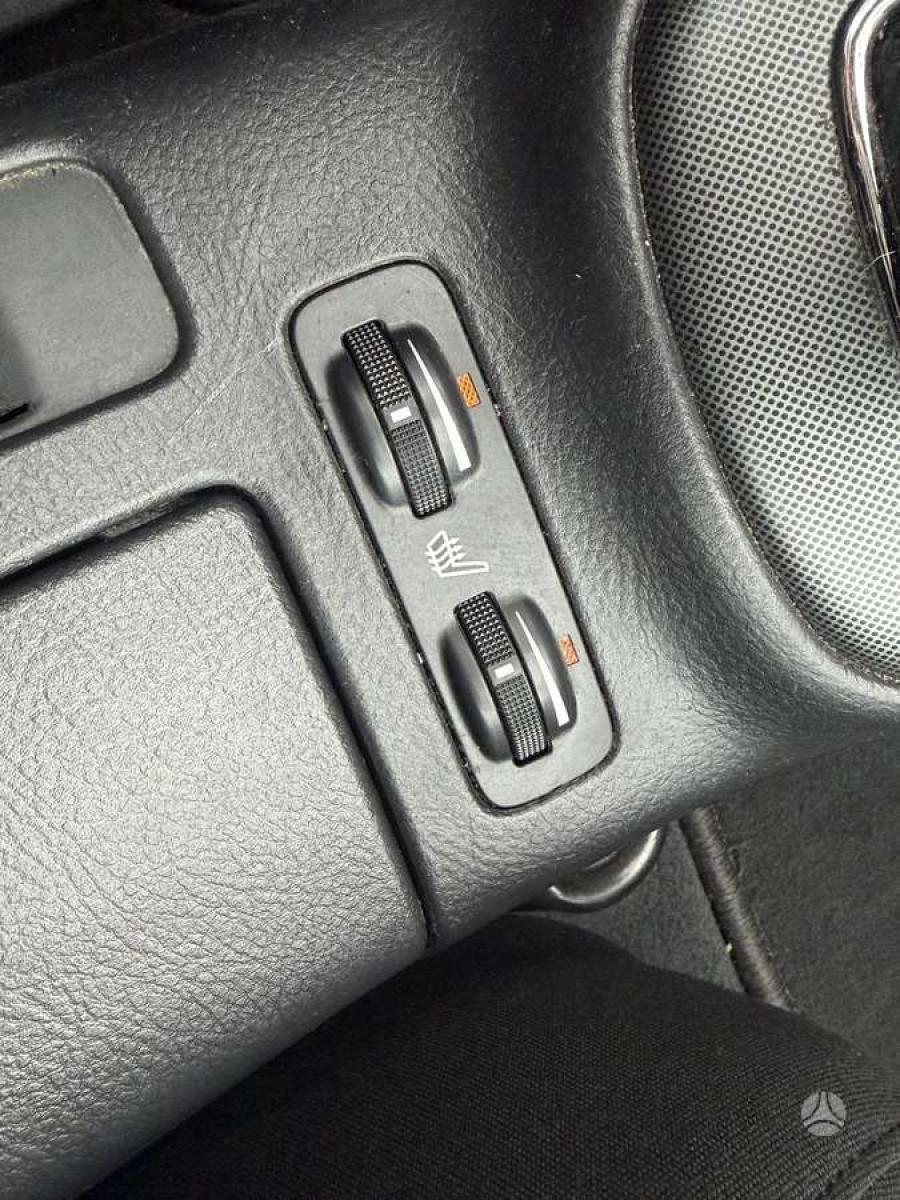 Pelēks Toyota Avensis 2005 Viļņa, ar dzinēja tilpumu 2.00 L un nobraukumu 351 tūkst. km par 1850 €, foto 22 vietnē AUTOMOTO.COM.LV