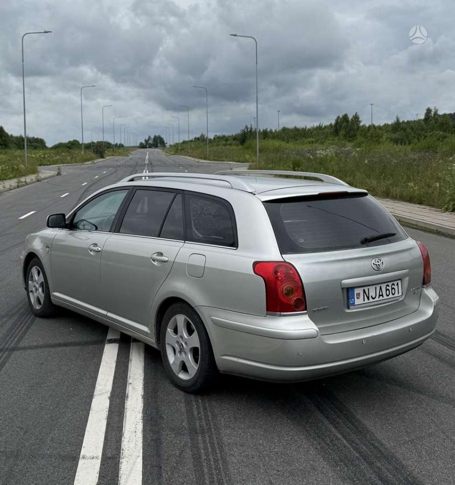Серый Тойота Авенсис 2005 в Вильнюс, объемом двигателя 2.20 л и пробегом 400 тыс. км за 1450 €, фото 4 на AUTOMOTO.COM.LV