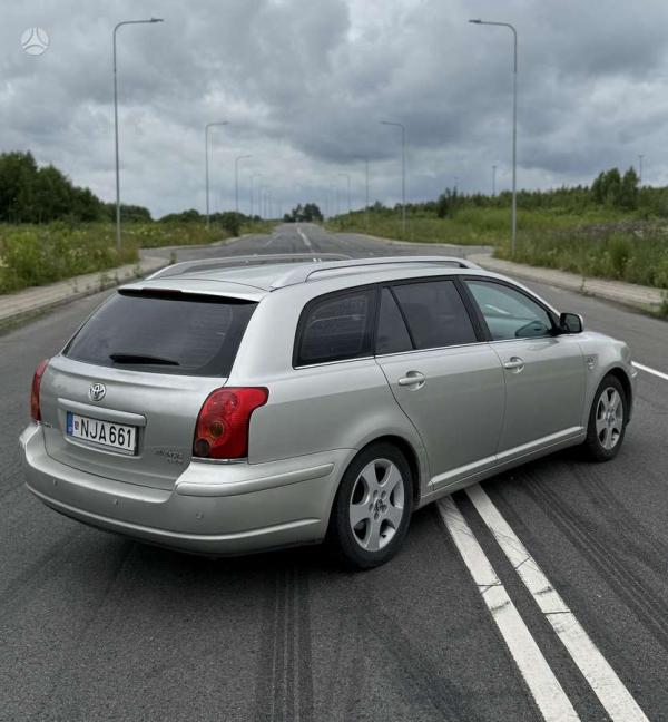 Серый Тойота Авенсис 2005 в Вильнюс, объемом двигателя 2.20 л и пробегом 400 тыс. км за 1450 €, фото 4 на AUTOMOTO.COM.LV