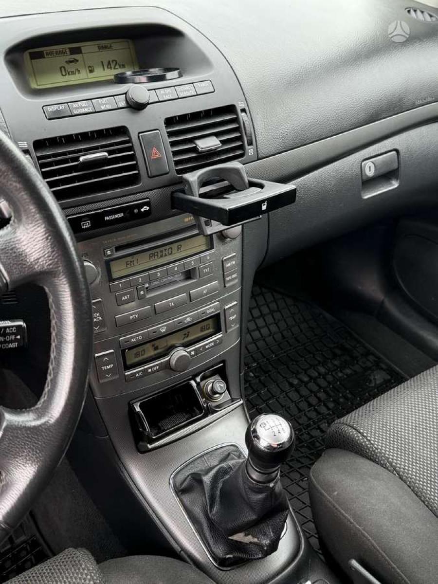 Серый Тойота Авенсис 2005 в Вильнюс, объемом двигателя 2.20 л и пробегом 400 тыс. км за 1450 €, фото 11 на AUTOMOTO.COM.LV