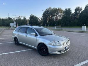 Pelēks Toyota Avensis 2005 Viļņa, ar dzinēja tilpumu 2.00 L un nobraukumu 295 tūkst. km par 1150 €, foto  vietnē AUTOMOTO.COM.LV