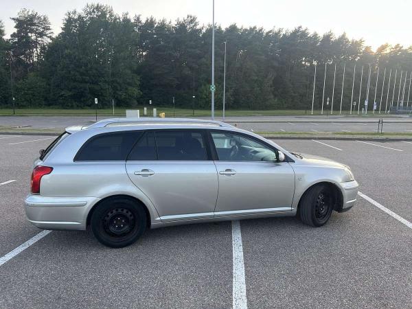 Grey Toyota Avensis 2005 in Vilnius, with an engine capacity of 2.00 L and mileage of 295 thousand km for 1150 €, photo 8 on AUTOMOTO.COM.LV