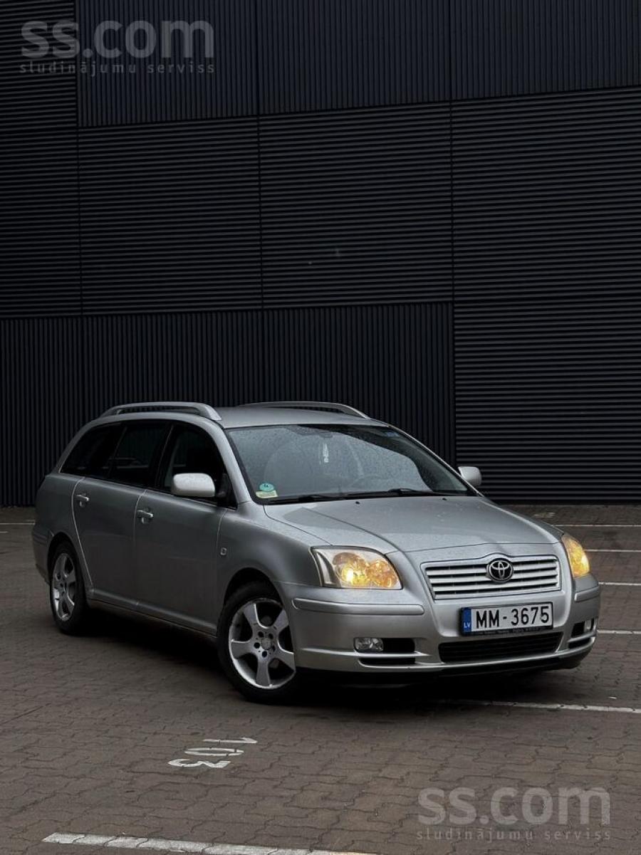 Grey Toyota Avensis 2005 in Riga, with an engine capacity of 1.80 L and mileage of 279 thousand km for 2200 €, photo 1 on AUTOMOTO.COM.LV