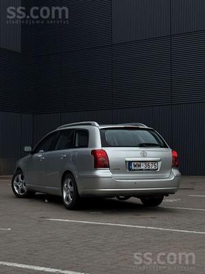 Grey Toyota Avensis 2005 in Riga, with an engine capacity of 1.80 L and mileage of 279 thousand km for 2200 €, photo 3 on AUTOMOTO.COM.LV