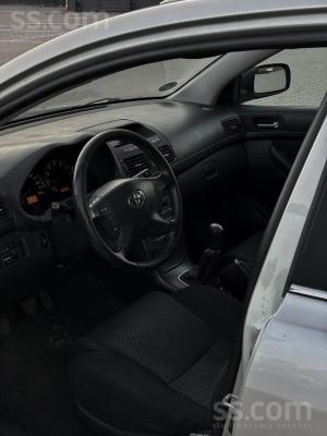 Grey Toyota Avensis 2005 in Riga, with an engine capacity of 1.80 L and mileage of 279 thousand km for 2200 €, photo 6 on AUTOMOTO.COM.LV