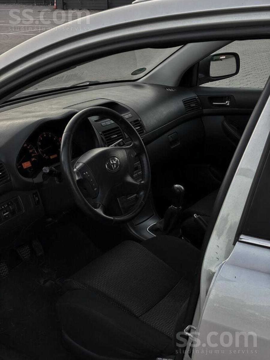 Grey Toyota Avensis 2005 in Riga, with an engine capacity of 1.80 L and mileage of 279 thousand km for 2200 €, photo 6 on AUTOMOTO.COM.LV