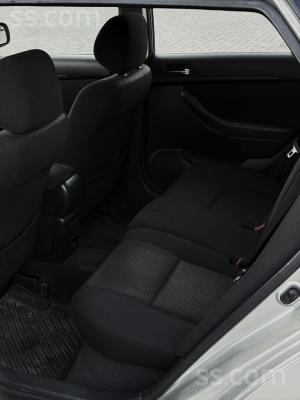Grey Toyota Avensis 2005 in Riga, with an engine capacity of 1.80 L and mileage of 279 thousand km for 2200 €, photo 7 on AUTOMOTO.COM.LV