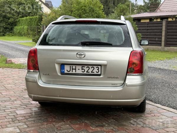 Pelēks Toyota Avensis 2005 Rīga, ar dzinēja tilpumu 2.00 L un nobraukumu 242 tūkst. km par 1600 €, foto 3 vietnē AUTOMOTO.COM.LV