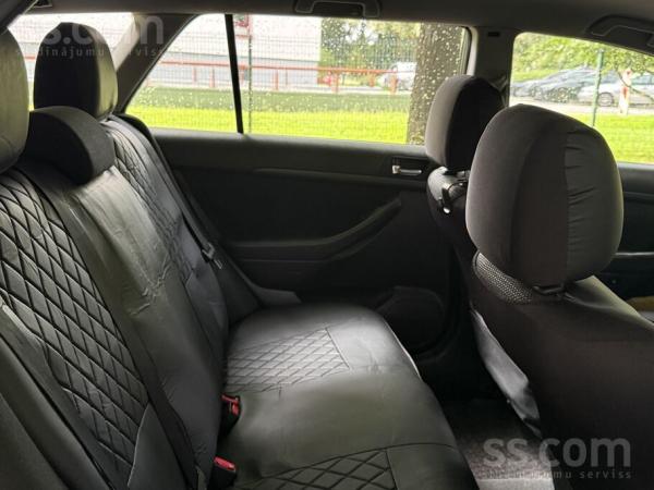 Pelēks Toyota Avensis 2005 Rīga, ar dzinēja tilpumu 2.00 L un nobraukumu 242 tūkst. km par 1600 €, foto 9 vietnē AUTOMOTO.COM.LV