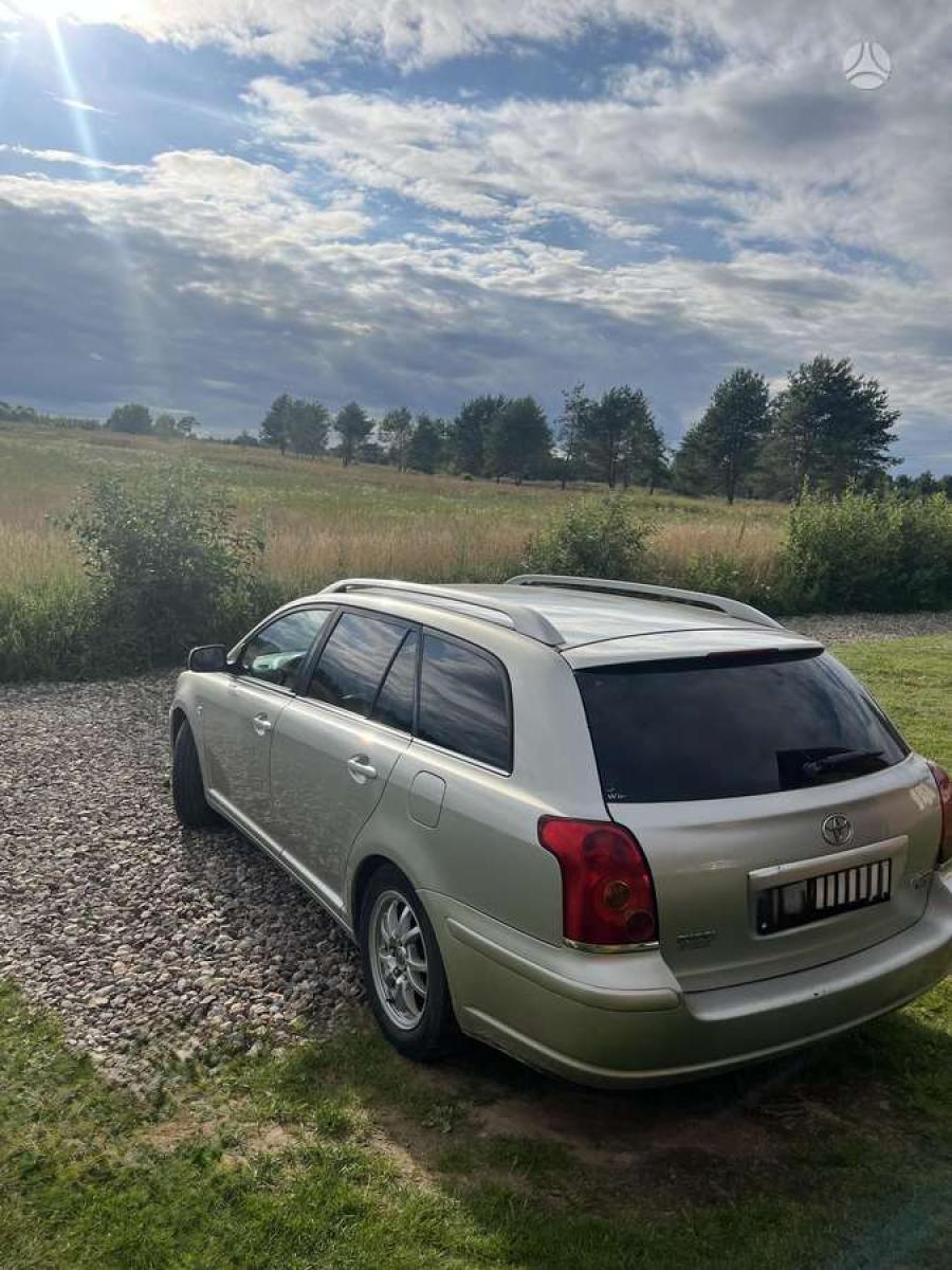 Grey Toyota Avensis 2005 in Vilnius, with an engine capacity of 2.23 L and mileage of 433 thousand km for 1350 €, photo 3 on AUTOMOTO.COM.LV