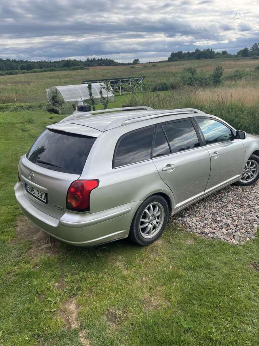 Grey Toyota Avensis 2005 in Vilnius, with an engine capacity of 2.23 L and mileage of 433 thousand km for 1350 €, photo 8 on AUTOMOTO.COM.LV