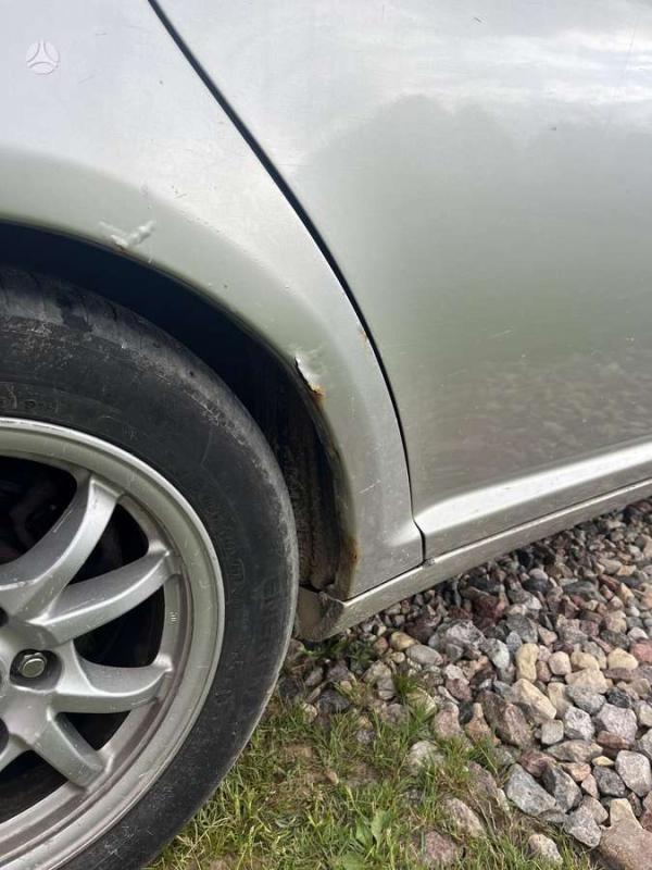 Pelēks Toyota Avensis 2005 Viļņa, ar dzinēja tilpumu 2.23 L un nobraukumu 433 tūkst. km par 1350 €, foto 8 vietnē AUTOMOTO.COM.LV