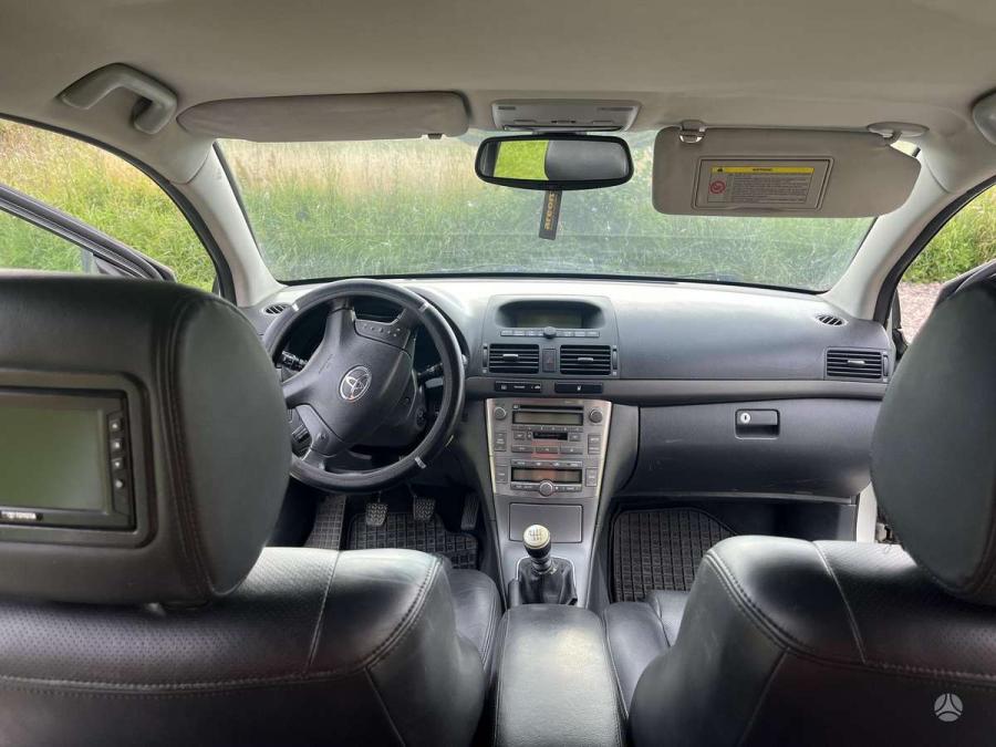 Grey Toyota Avensis 2005 in Vilnius, with an engine capacity of 2.23 L and mileage of 433 thousand km for 1350 €, photo 11 on AUTOMOTO.COM.LV