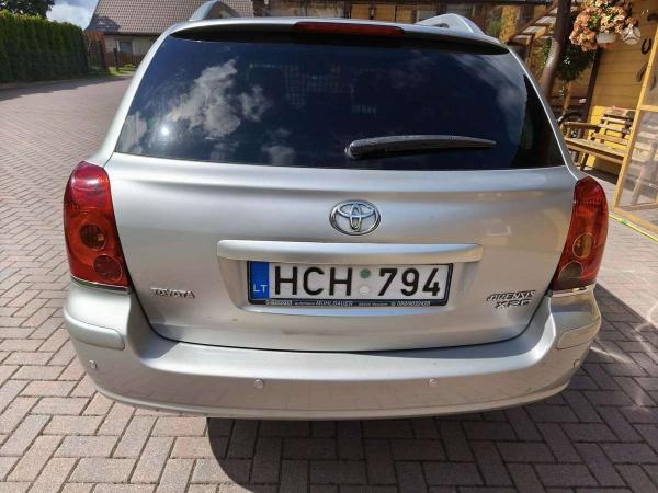 Серый Тойота Авенсис 2005 в Тельшяй, объемом двигателя 2.00 л и пробегом 234 тыс. км за 2000 €, фото 2 на AUTOMOTO.COM.LV