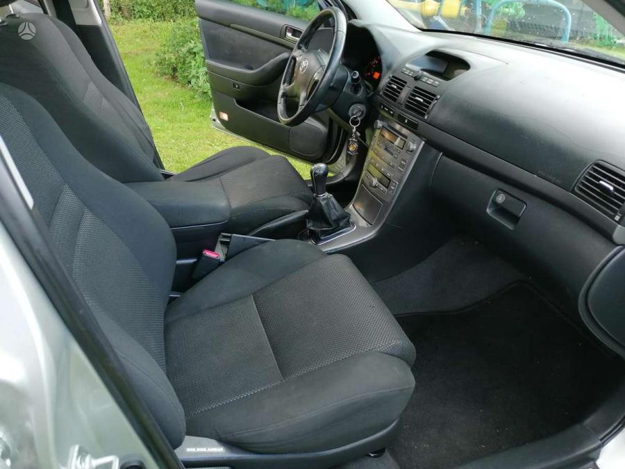 Серый Тойота Авенсис 2005 в Тельшяй, объемом двигателя 2.00 л и пробегом 234 тыс. км за 2000 €, фото 8 на AUTOMOTO.COM.LV