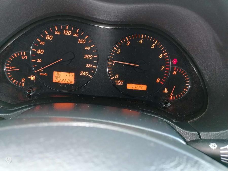 Серый Тойота Авенсис 2005 в Тельшяй, объемом двигателя 2.00 л и пробегом 234 тыс. км за 2000 €, фото 9 на AUTOMOTO.COM.LV