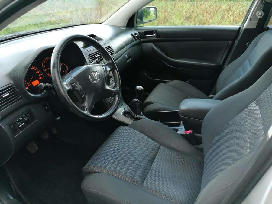 Серый Тойота Авенсис 2005 в Тельшяй, объемом двигателя 2.00 л и пробегом 234 тыс. км за 2000 €, фото 13 на AUTOMOTO.COM.LV