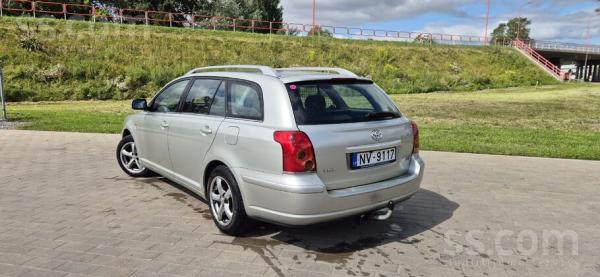 Grey Toyota Avensis 2005 in Jekabpils, with an engine capacity of 2.00 L and mileage of 486 thousand km for 1350 €, photo 6 on AUTOMOTO.COM.LV