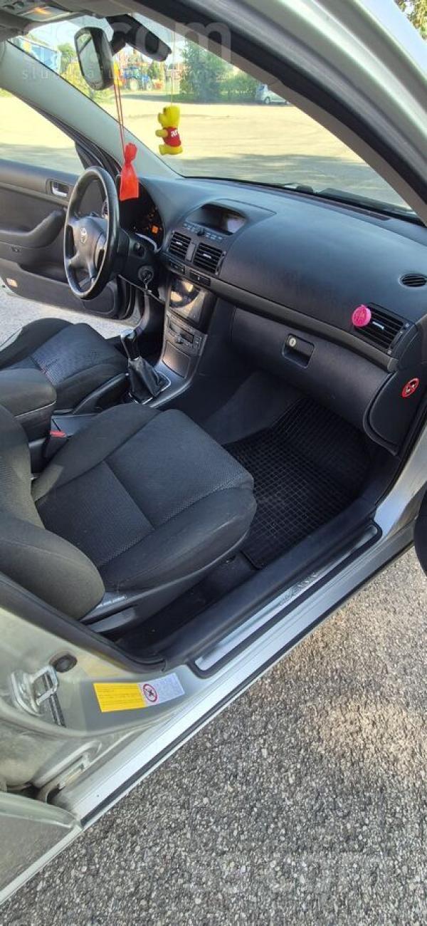 Grey Toyota Avensis 2005 in Jekabpils, with an engine capacity of 2.00 L and mileage of 486 thousand km for 1350 €, photo 10 on AUTOMOTO.COM.LV