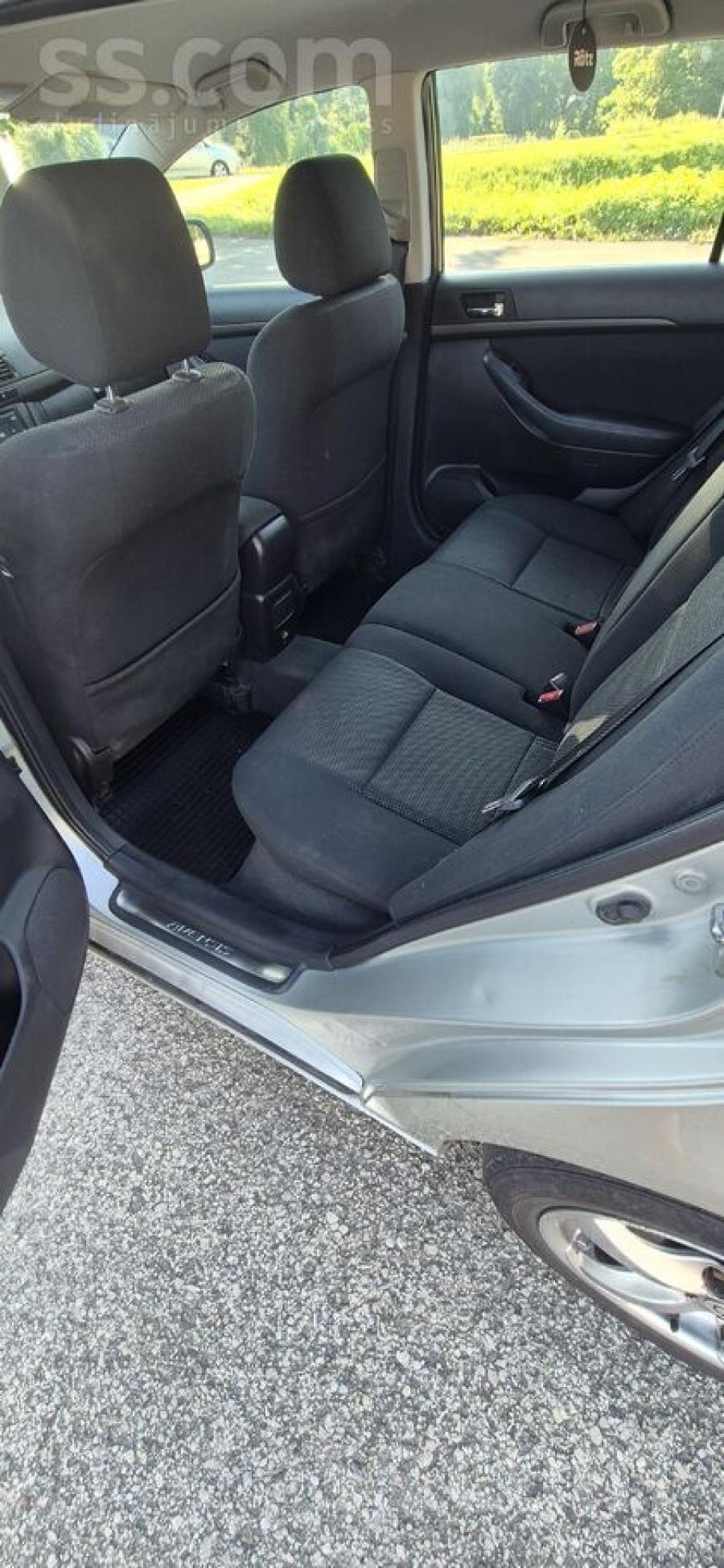 Grey Toyota Avensis 2005 in Jekabpils, with an engine capacity of 2.00 L and mileage of 486 thousand km for 1350 €, photo 13 on AUTOMOTO.COM.LV