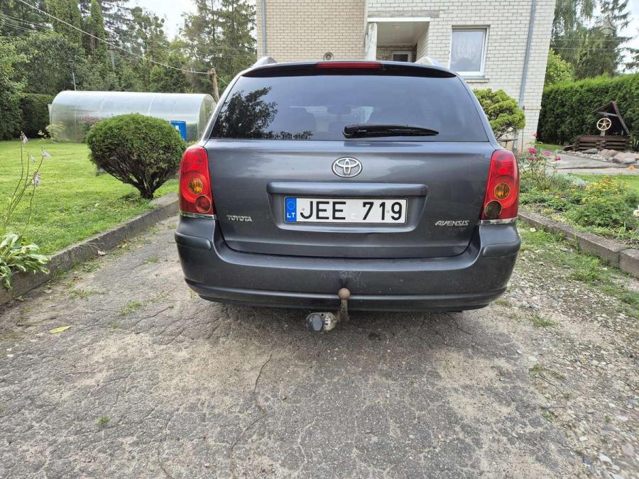 Серый Тойота Авенсис 2005 в Каунас, объемом двигателя 2.23 л и пробегом 382 тыс. км за 800 €, фото 5 на AUTOMOTO.COM.LV