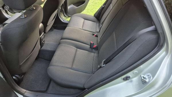 Pelēks Toyota Avensis 2005 Panevēža, ar dzinēja tilpumu 2.23 L un nobraukumu 310 tūkst. km par 1000 €, foto 10 vietnē AUTOMOTO.COM.LV