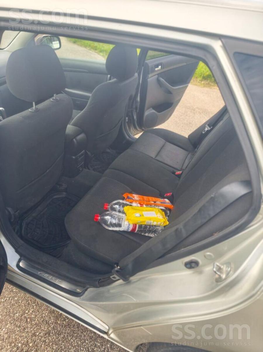 Pelēks Toyota Avensis 2005 Rīga, ar dzinēja tilpumu 2.00 L un nobraukumu 293 tūkst. km par 1200 €, foto 1 vietnē AUTOMOTO.COM.LV