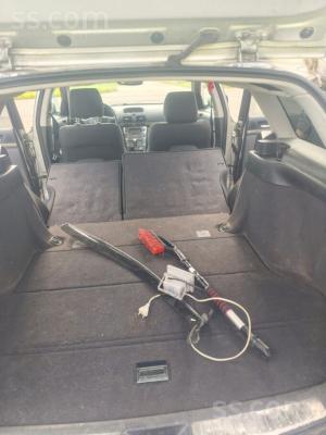 Pelēks Toyota Avensis 2005 Rīga, ar dzinēja tilpumu 2.00 L un nobraukumu 293 tūkst. km par 1200 €, foto 5 vietnē AUTOMOTO.COM.LV