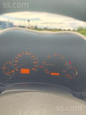 Pelēks Toyota Avensis 2005 Rīga, ar dzinēja tilpumu 2.00 L un nobraukumu 293 tūkst. km par 1200 €, foto 9 vietnē AUTOMOTO.COM.LV