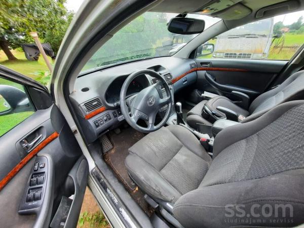 Grey Toyota Avensis 2005 in Cesis, with an engine capacity of 2.00 L and mileage of 500 thousand km for 490 €, photo 2 on AUTOMOTO.COM.LV